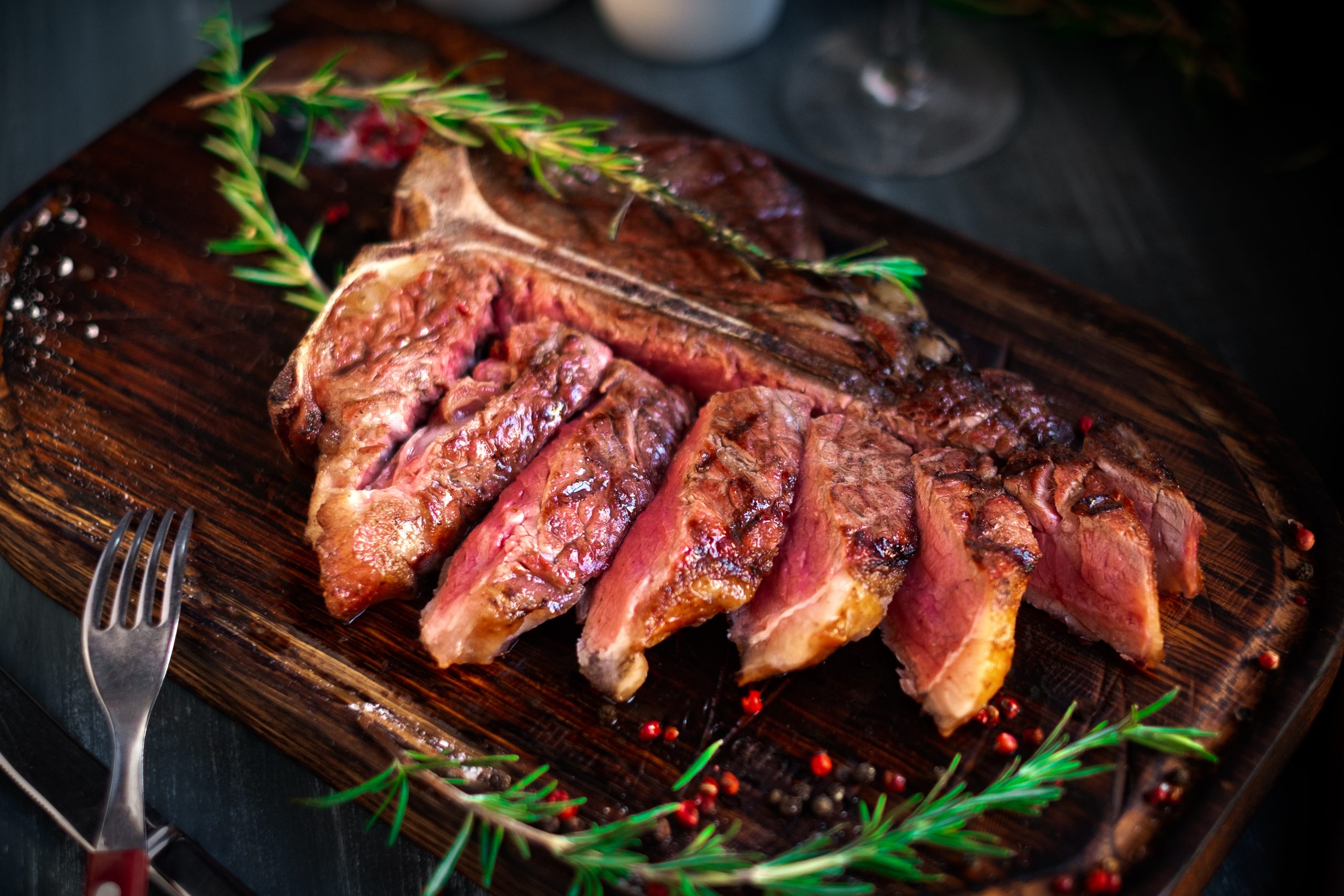 Bistecca alla brace di manzo: ecco come sceglierla e come cucinarla
